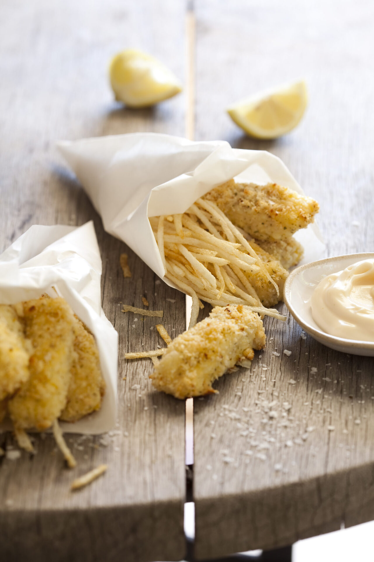 EASY BAKED PARMESAN FISH AND STRAW CRISPS - NOMU