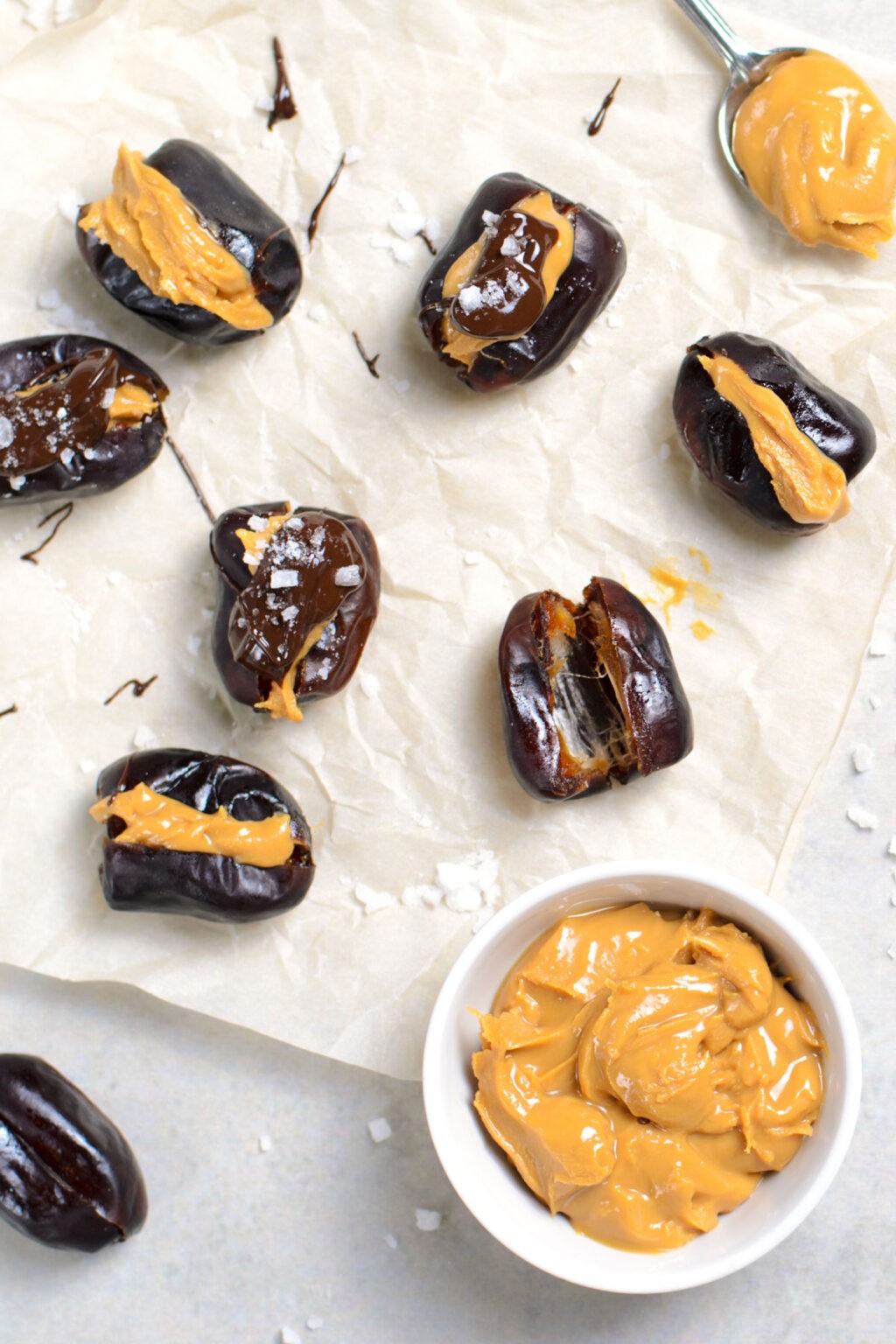 SALTED PEANUT BUTTER CHOCOLATE DATES - NOMU