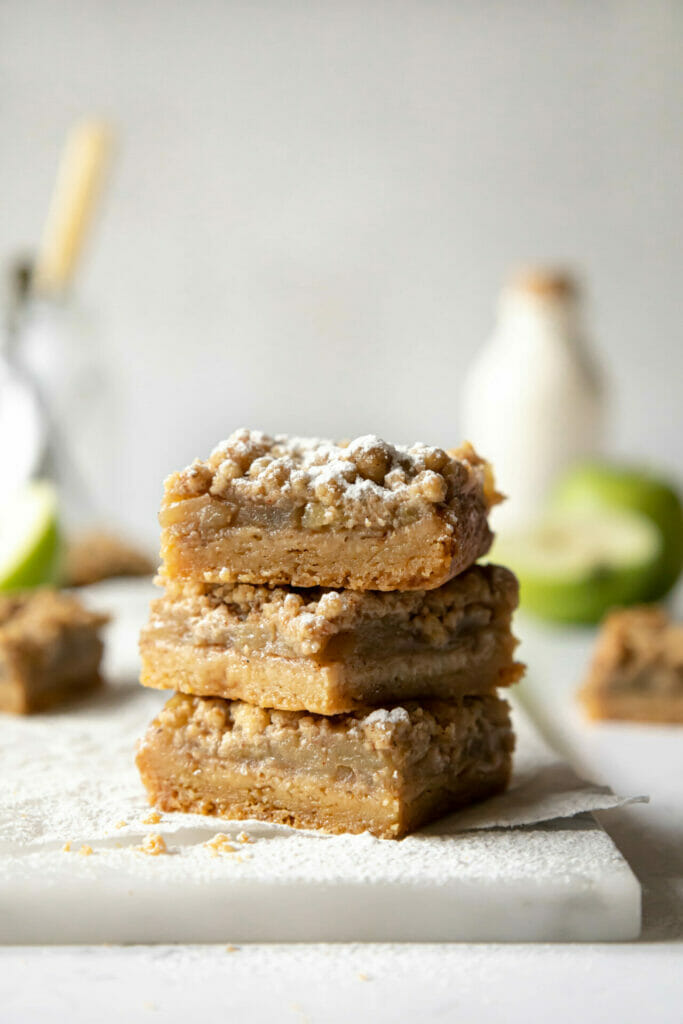 Apple crumble cookie bars - NOMU