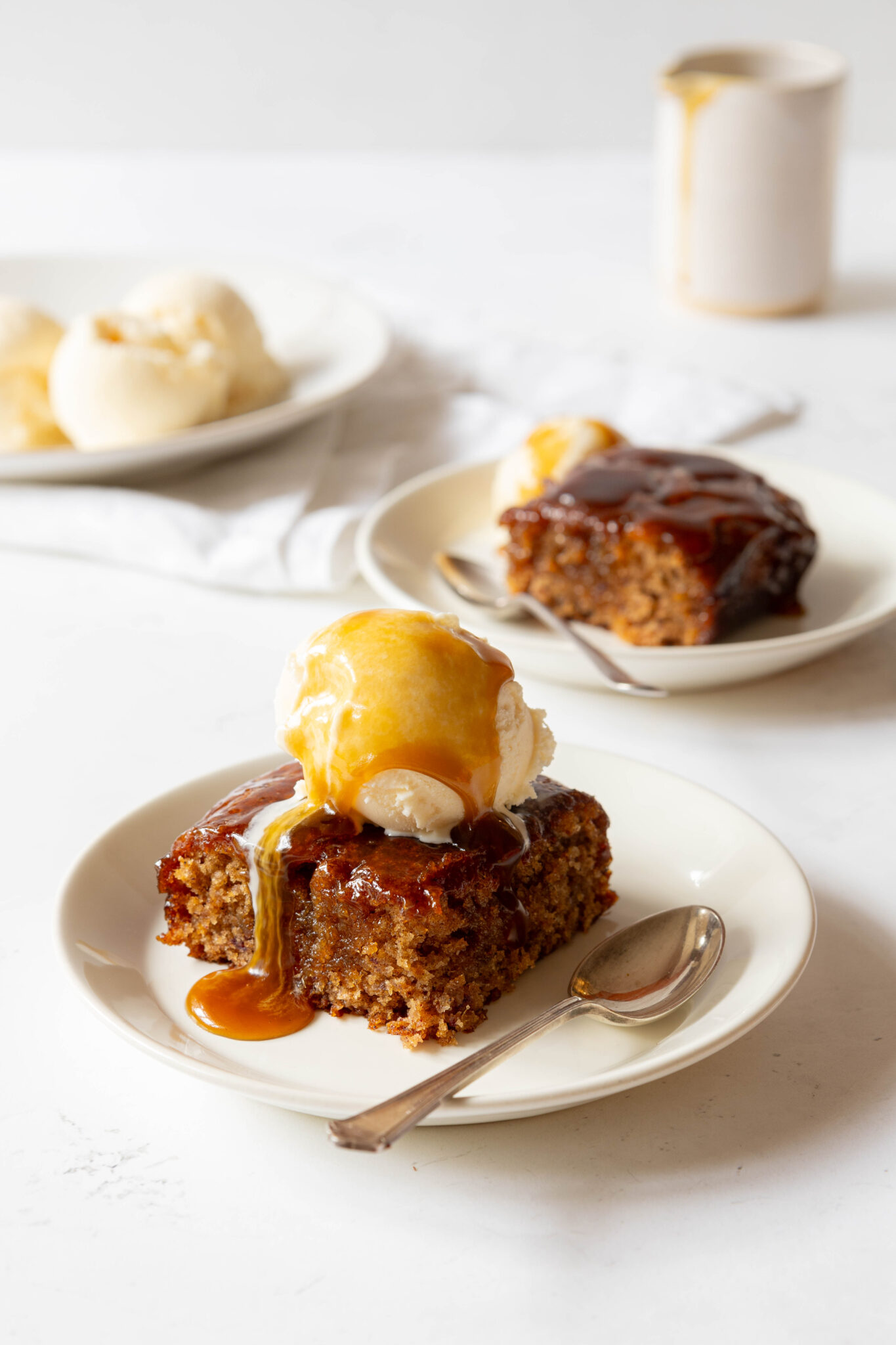 Vegan sticky date pudding - NOMU