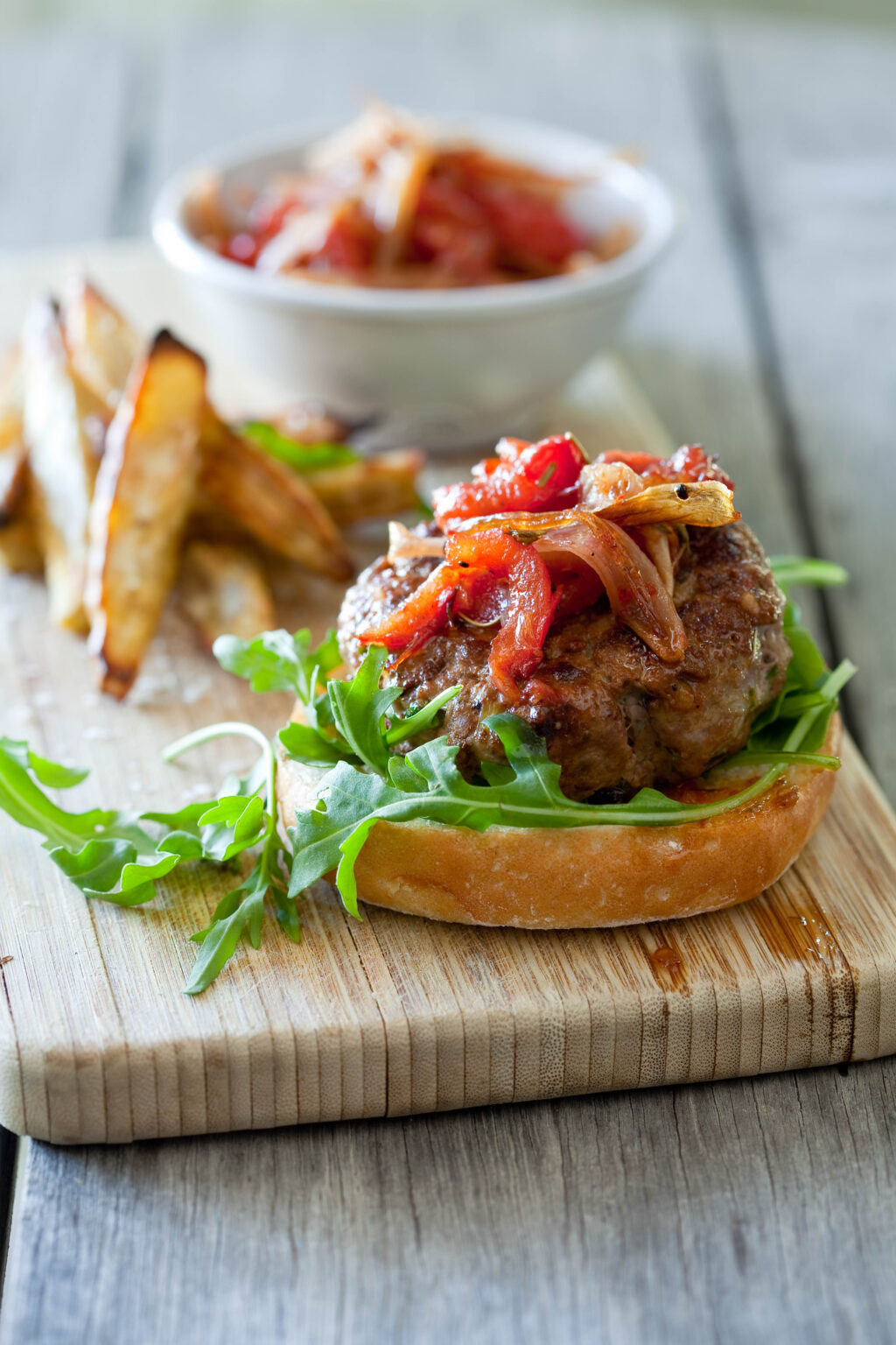 Beef burger with tangy tomato relish - NOMU