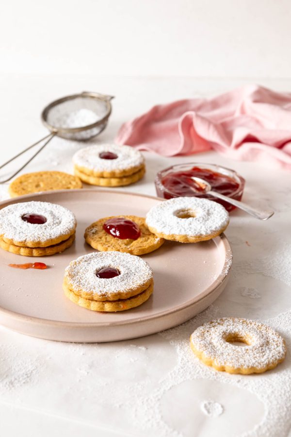 Raspberry Linzer cookies - NOMU