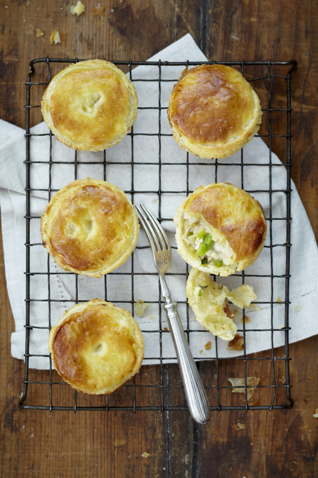 Mini Chicken & Leek Pies - NOMU
