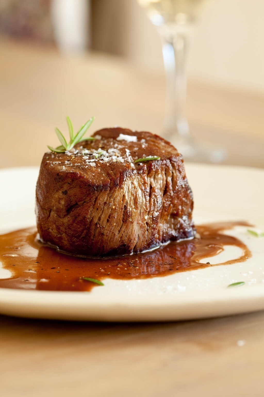 BEEF FILLET MEDALLIONS WITH RED WINE SAUCE - NOMU