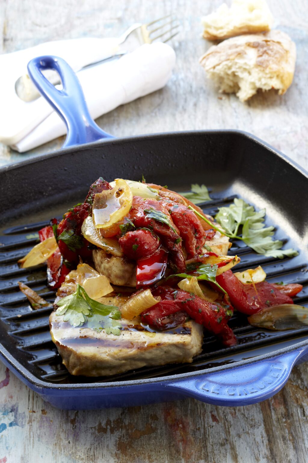 Griddled tuna with Moroccan peppers - NOMU