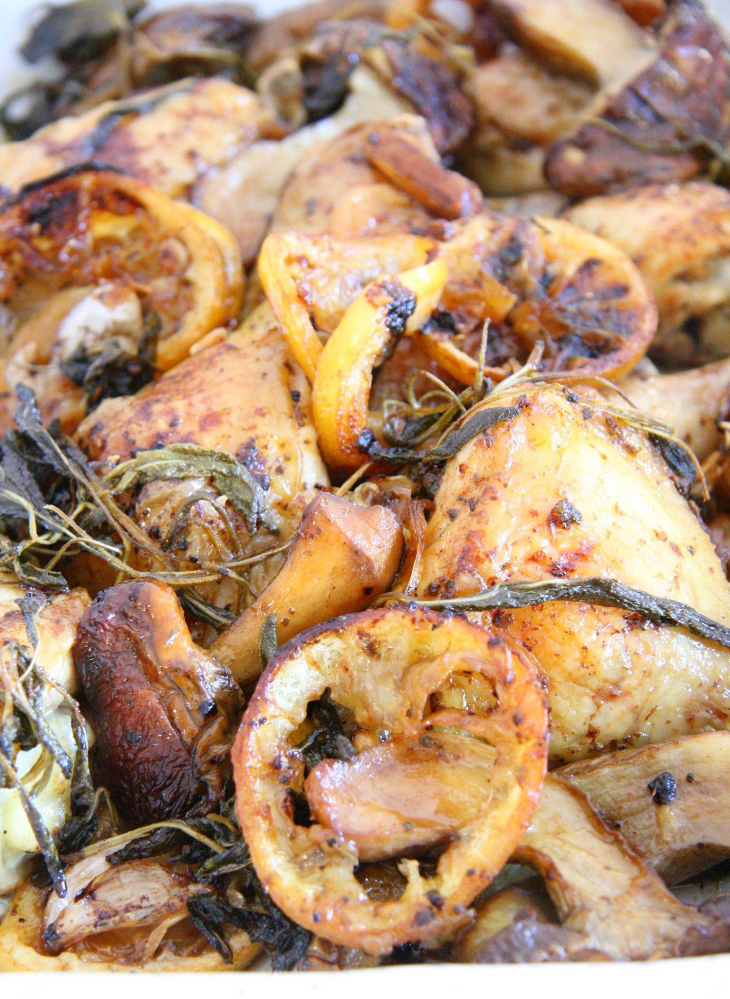 LEMONY CHICKEN WITH PORCINI MUSHROOMS - NOMU